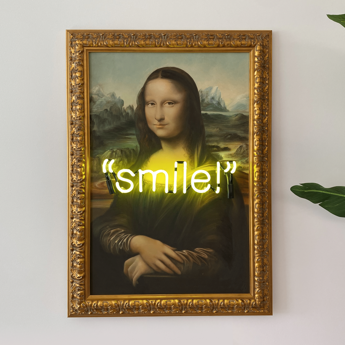 Mona Lisa "Smile" Neon Sign Wall Mounted – Neon Mfg.