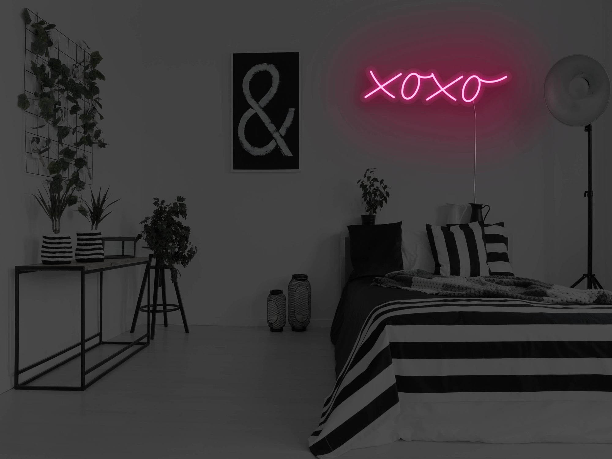 XOXO LED Neon Sign - Neon Mfg.